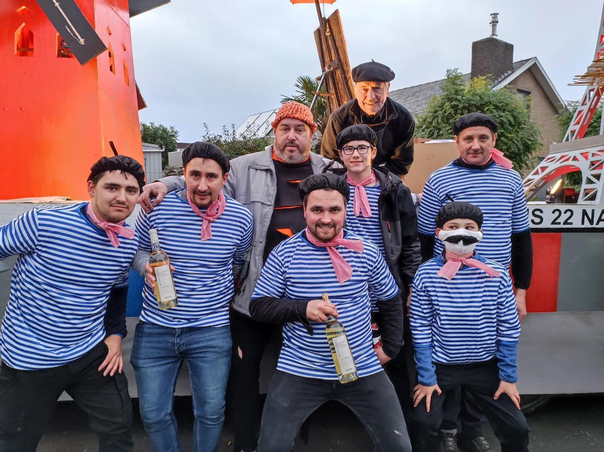 Petit Paris van VCDE heeft mooiste wagen in Sint-Maartensstoet - KW.be