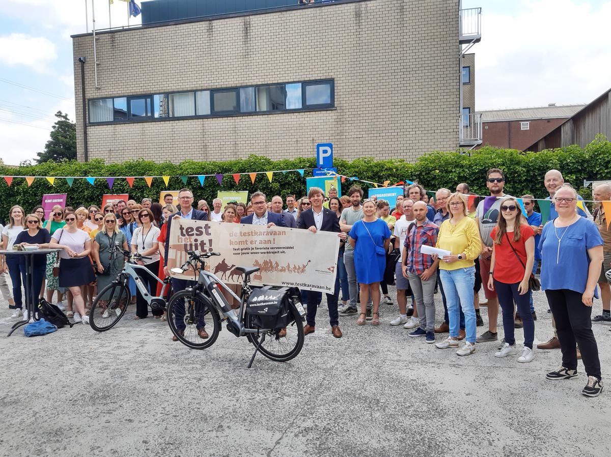 Medewerkers van Stad en OCMW Roeselare geven hun auto verlof - KW.be