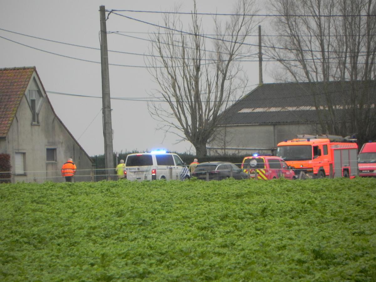 Man komt klem te zitten onder Range Rover - KW.be