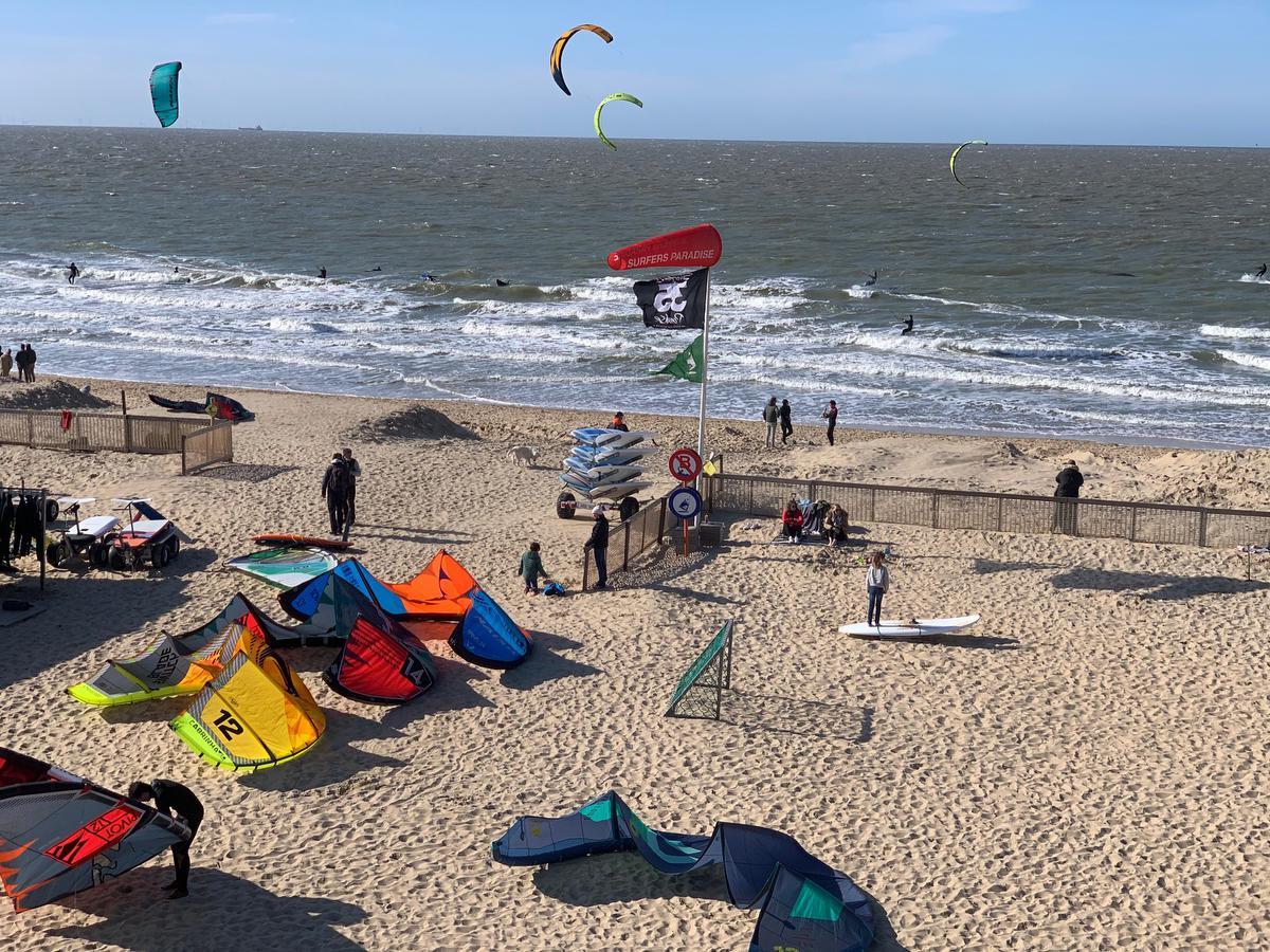 Nieuwe beachcam aan Surfers Paradise in Knokke-Heist toont perfect ...