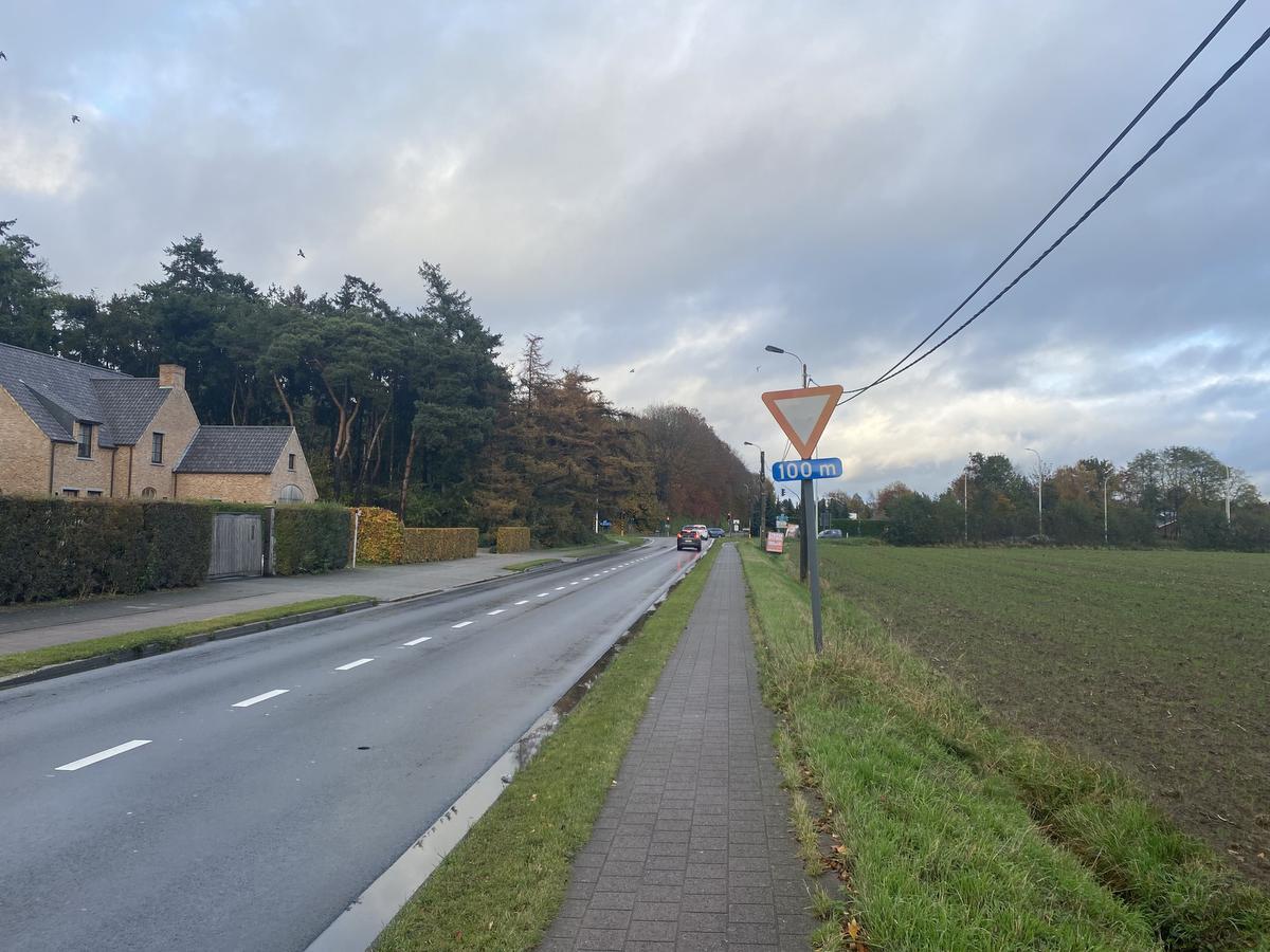 Tijdelijk eenrichtingsverkeer in Kortrijkse heerweg in Deerlijk - KW.be