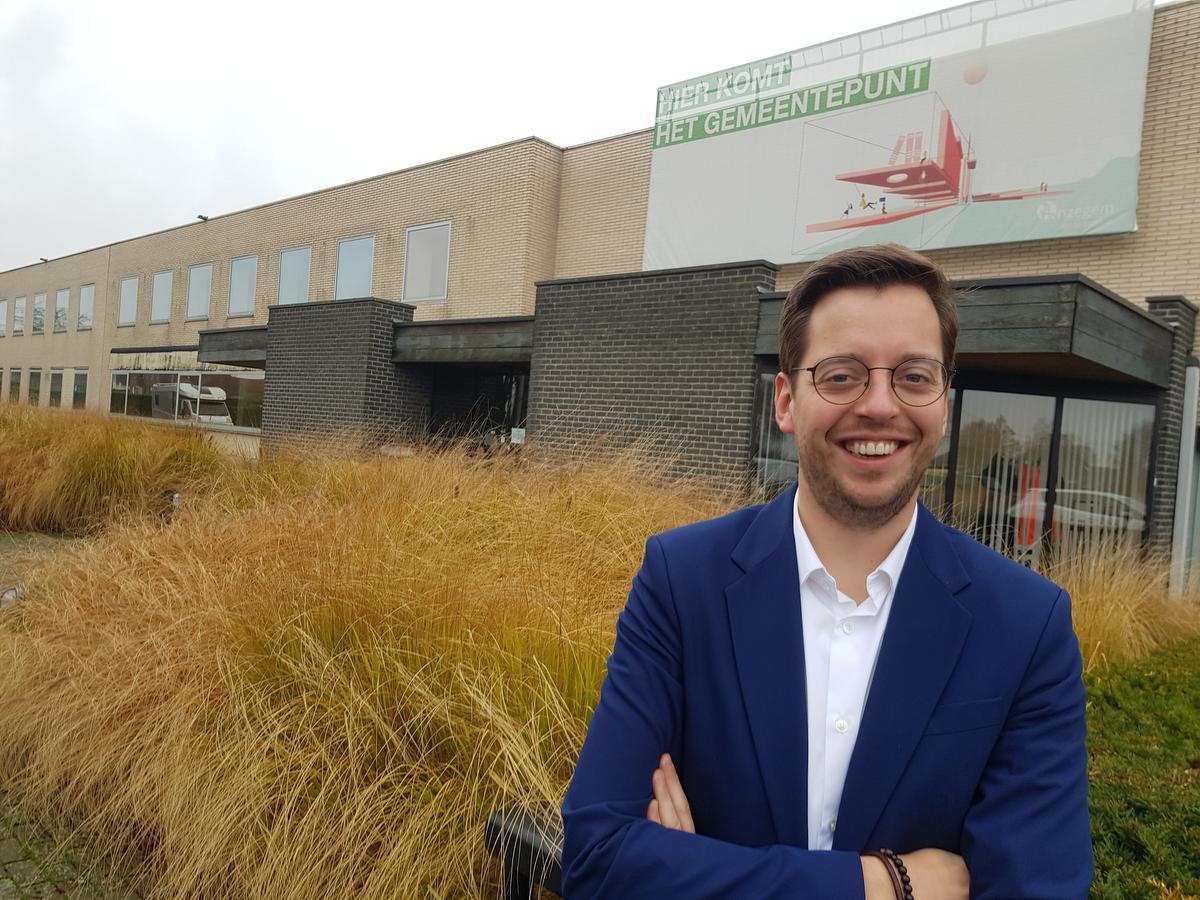Sjerp onder de kerstboom voor schepen Louis Degroote in Anzegem: “Blij ...