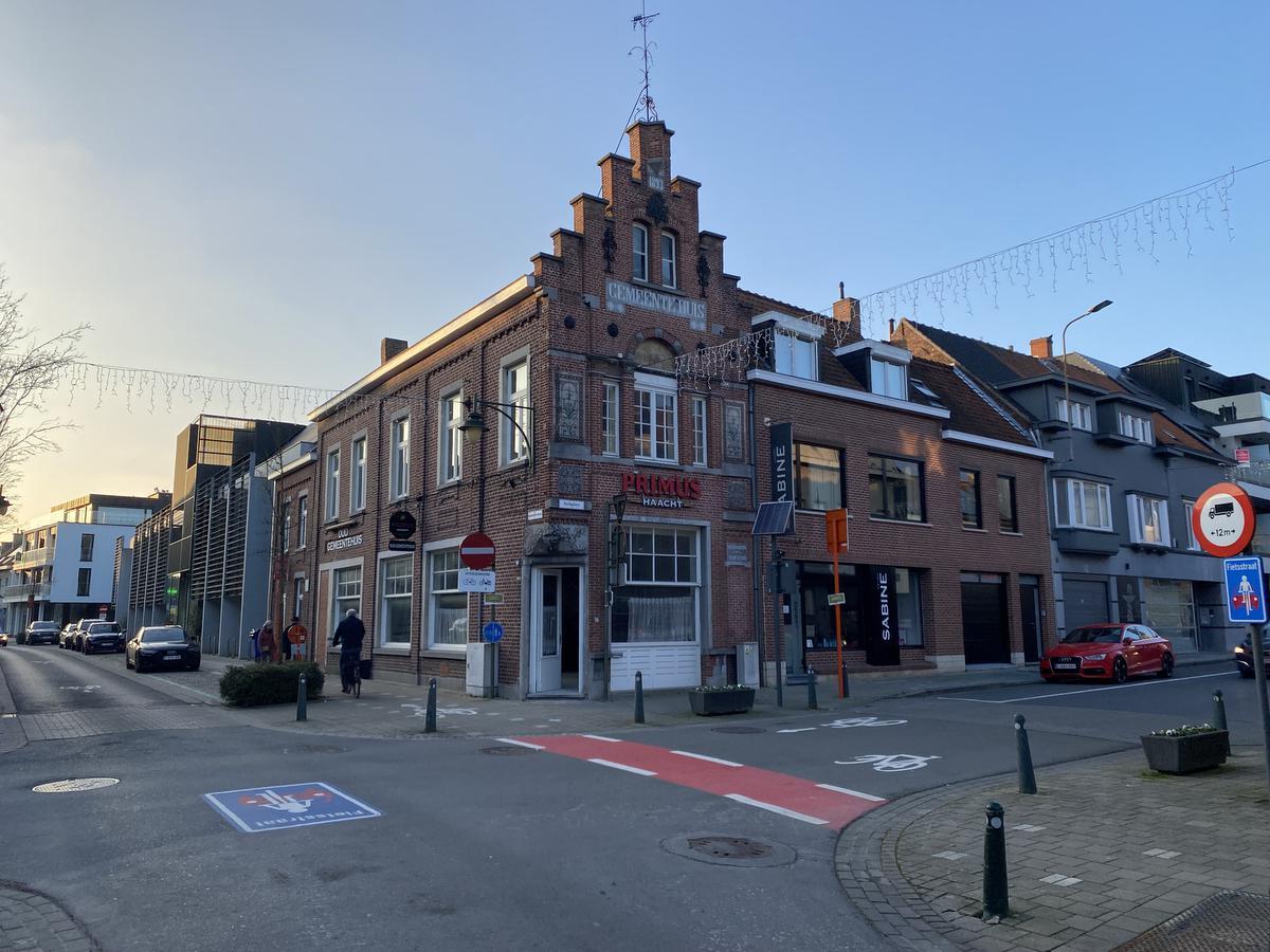 Leegstaand centrumpand Oud Gemeentehuis in Deerlijk krijgt een nieuwe ...