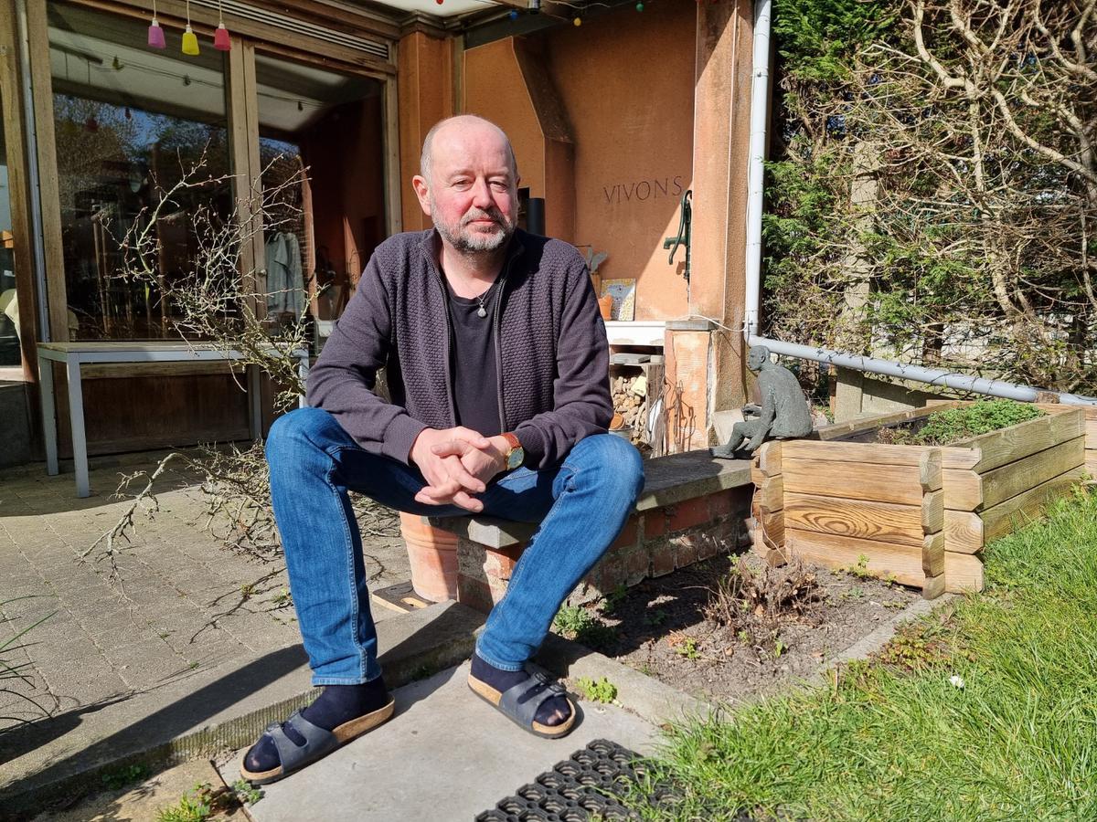 Geert schrijft musical over donkerste periode uit zijn leven - KW.be