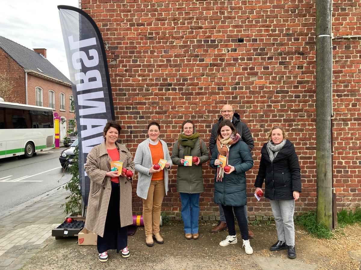 Ook (groot)ouders krijgen gezonde verrassing aan de schoolpoort in ...
