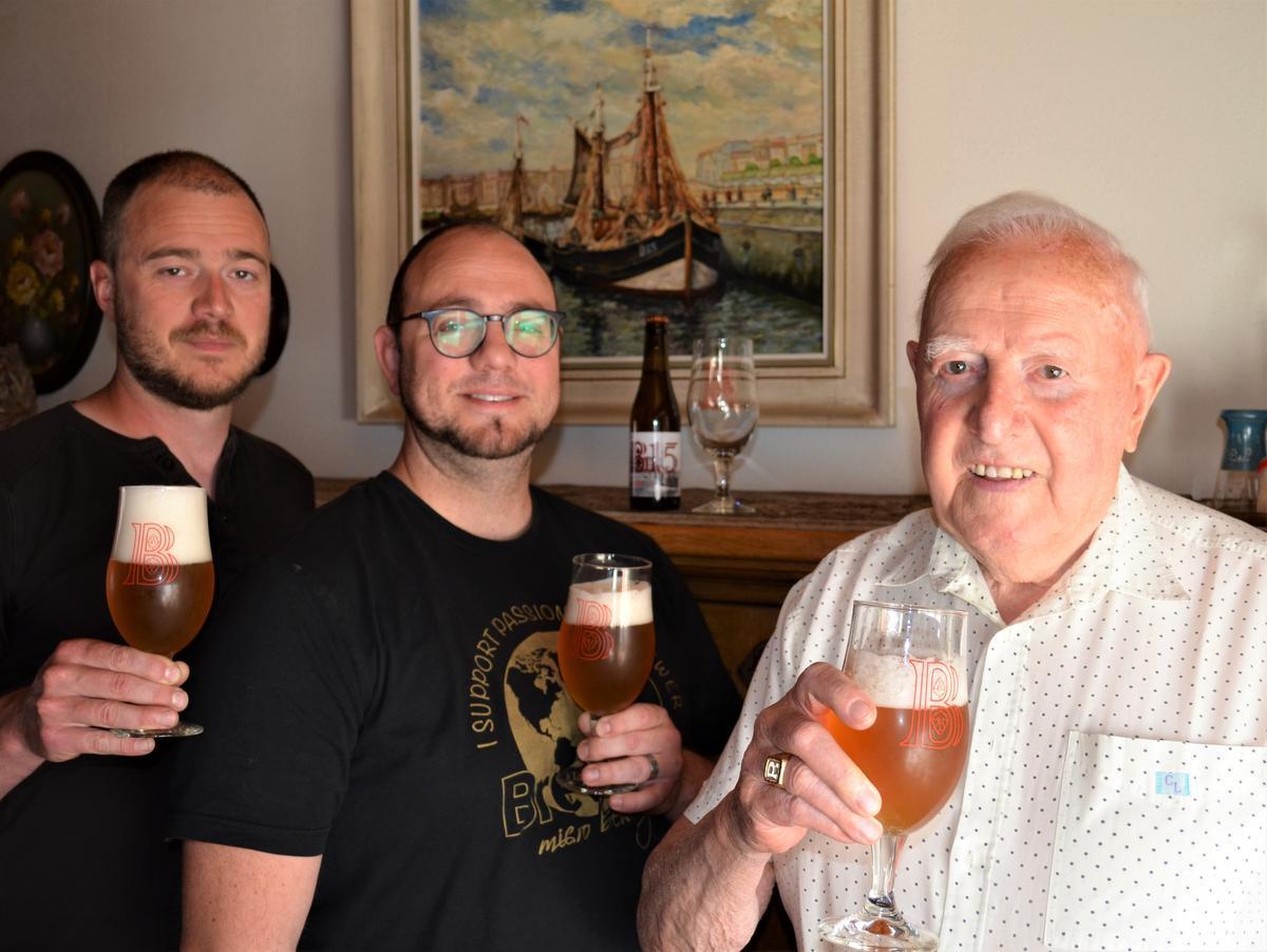 Pieter en Jan De Soete presenteren feestelijk biertje B15 voor Vaderdag ...