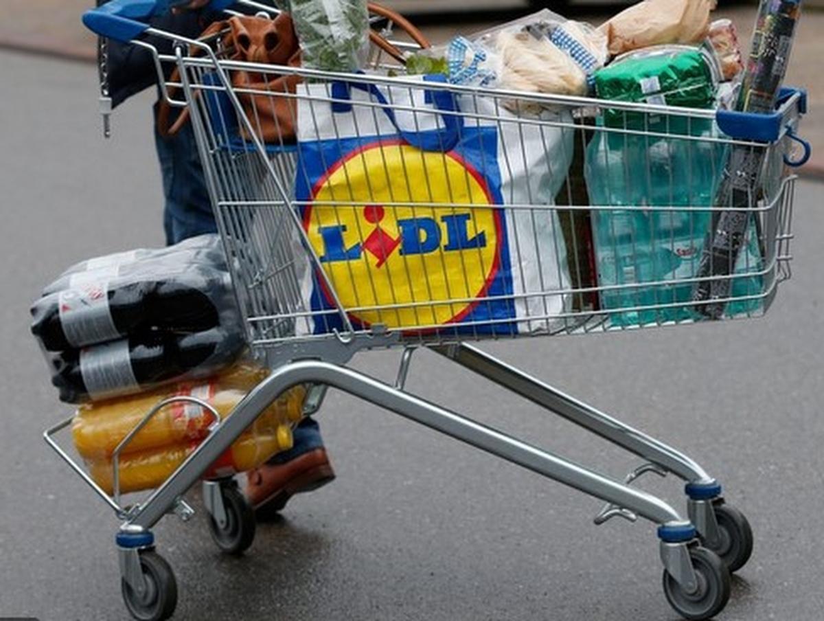Tot vier jaar cel voor dievenduo dat Oostkampse Lidl met volle ...