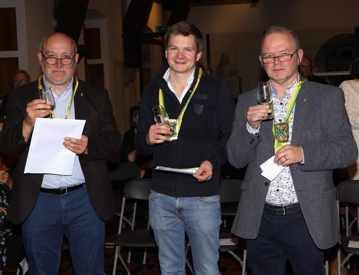 Ghesellen van de Kastelnij Veurne introniseren drie nieuwe leden: “Perfecte mix van ...