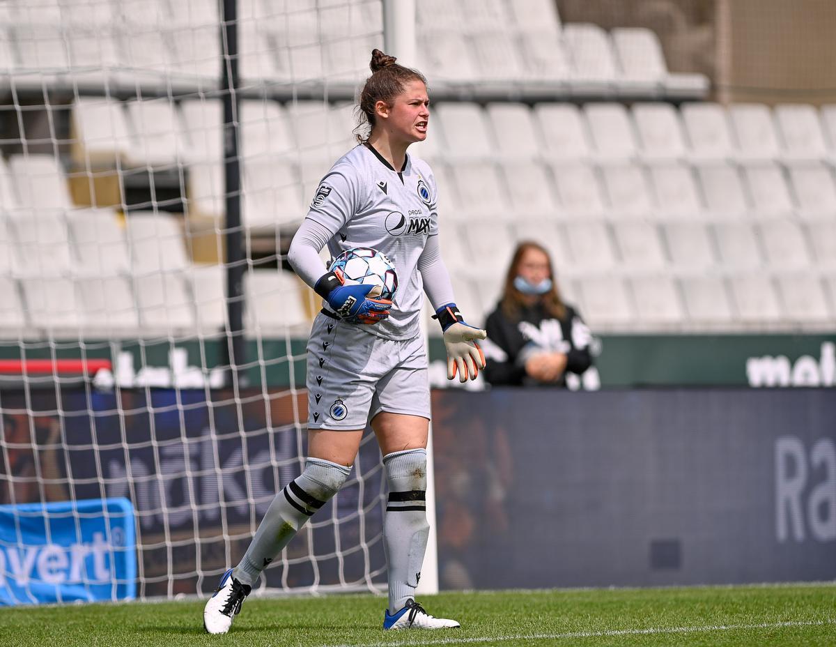 Femke Schamp is titularis onder de lat bij Club YLA: “Ik droom al van ...