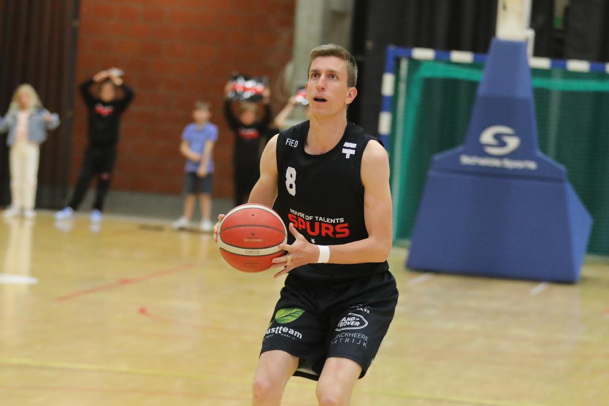Stan Naudts (35) kan zijn vierde kampioenstitel in TDM1 halen: “Blij ...