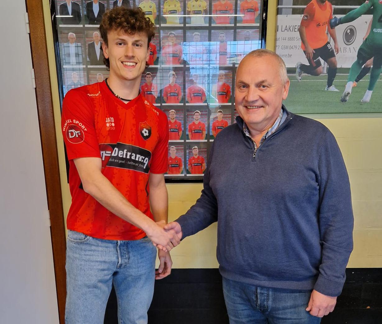 Winkel Sport haalt Izegemse spits Mathieu Vervaecke weg bij (Jong ...