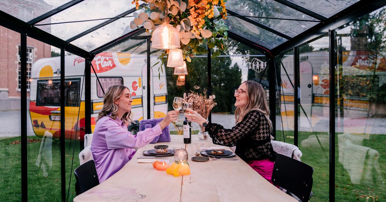 Flaircaravan Deluxe | een overnachting mét luxe-etentje in Serre