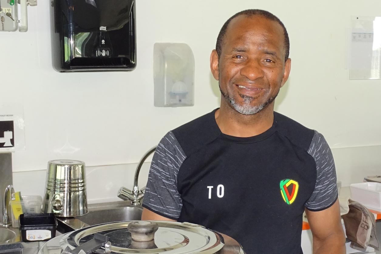 Tony Obi, de Britse voetballer die Oostendenaar werd: Fijne kleine man ...