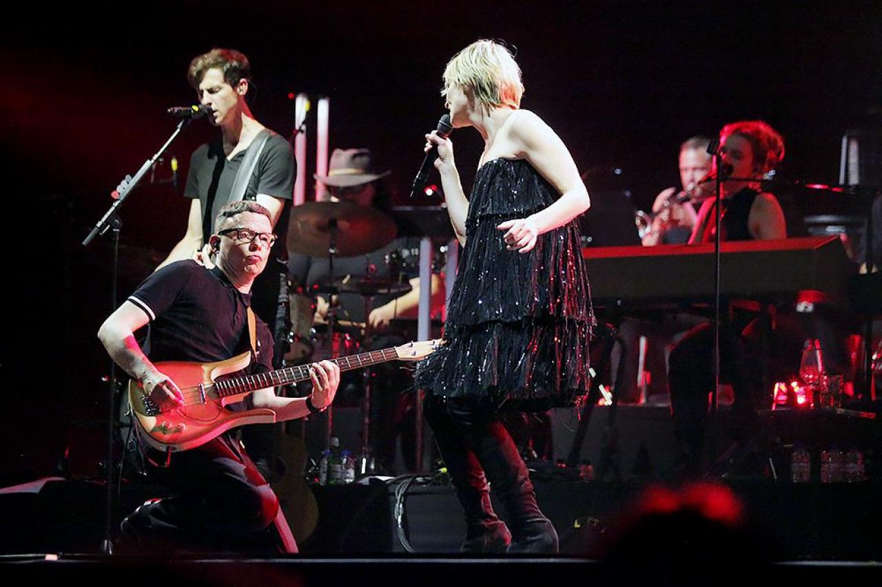 West-Vlaamse Geike Arnaert steelt de show tijdens optreden Hooverphonic ...