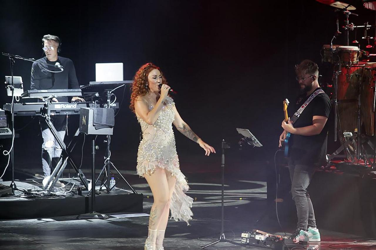 IN BEELD – Natalia sloot reeks concerten in de Proximus Pop-Up Arena in ...