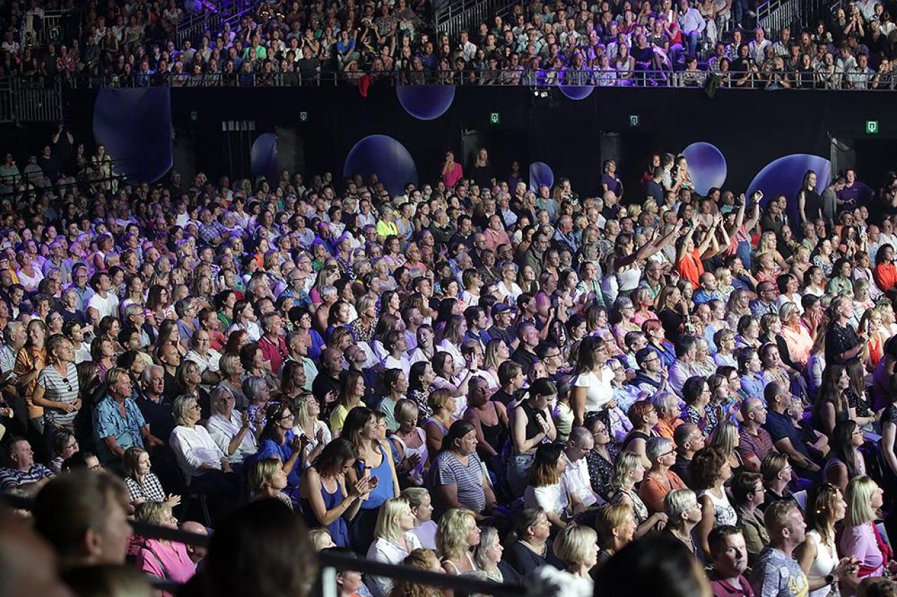 IN BEELD – Natalia sloot reeks concerten in de Proximus Pop-Up Arena in ...
