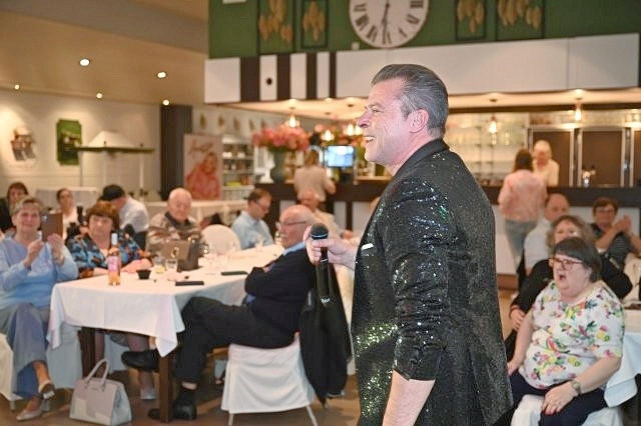 IN BEELD – Ten Stuyver in Oostende presenteerde muzikale namiddag met ...