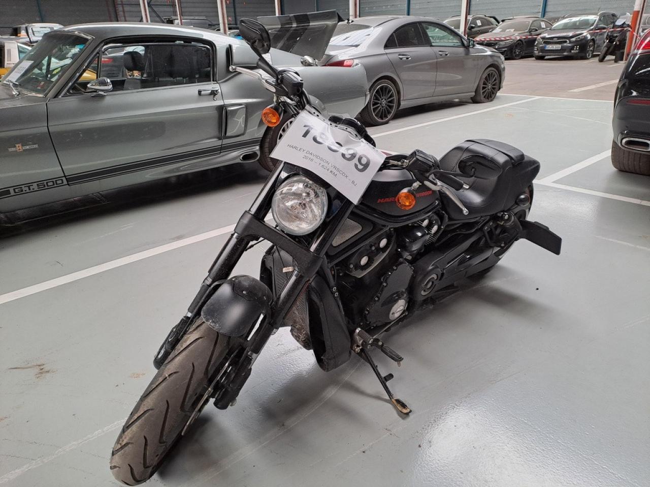 Van Porsche met gouden velgen tot zware Harley-Davidson: zestal ...