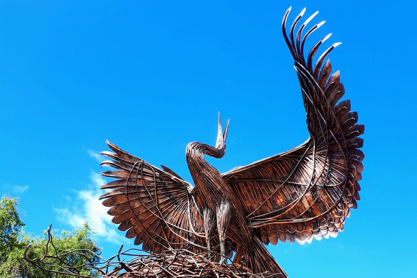 Alain Cool uit Ruddervoorde ontwerpt Coronakunstwerk: 'Safe@home' - KW.be