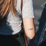 HELP: j'ai des petits boutons rouges et rugueux sur les bras, je fais quoi?