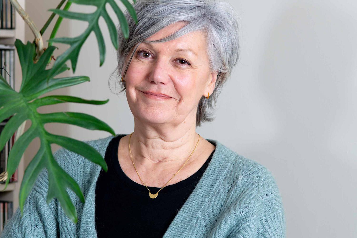 "Prachtig vind ik ze, lange gemanicuurde nagels, maar hoe doe je daar je huishouden mee?" - Libelle