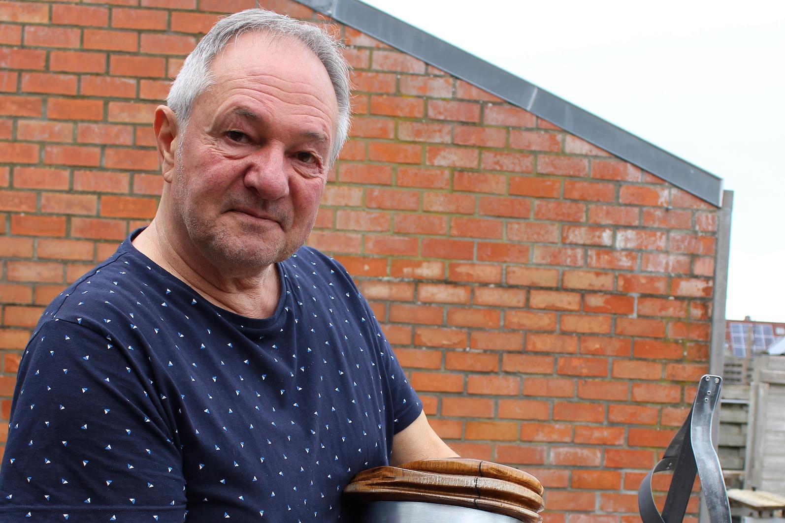 Oudenburgse kunstenaar Patrick Tahon stelt werken in zink en hout ...