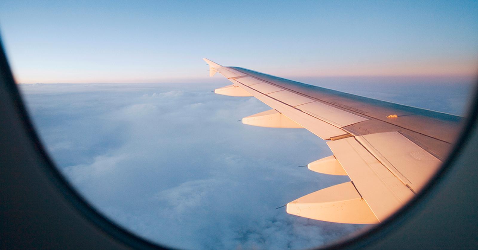 Pourquoi le volet du hublot doit rester ouvert au décollage de l'avion Pourquoi le volet du hublot doit rester ouvert au décollage de l'avion