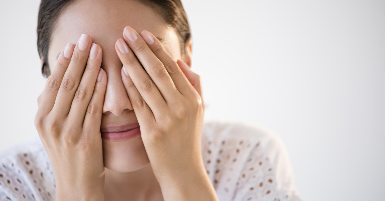 Acné à l'âge adulte: 8 raisons qui expliquent l'apparition de boutons