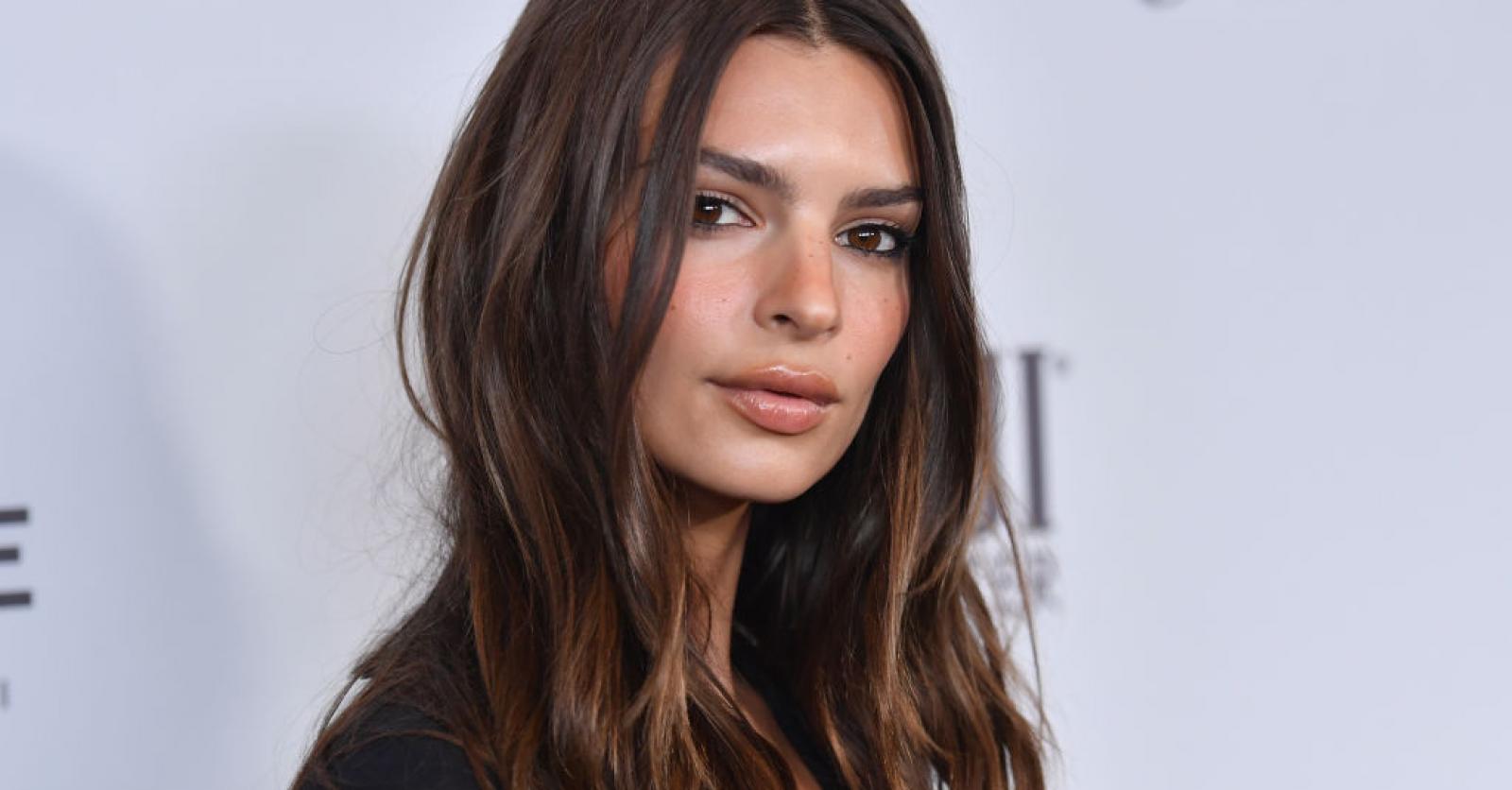 Emily Ratajkowski dévoile des photos touchantes de son accouchement