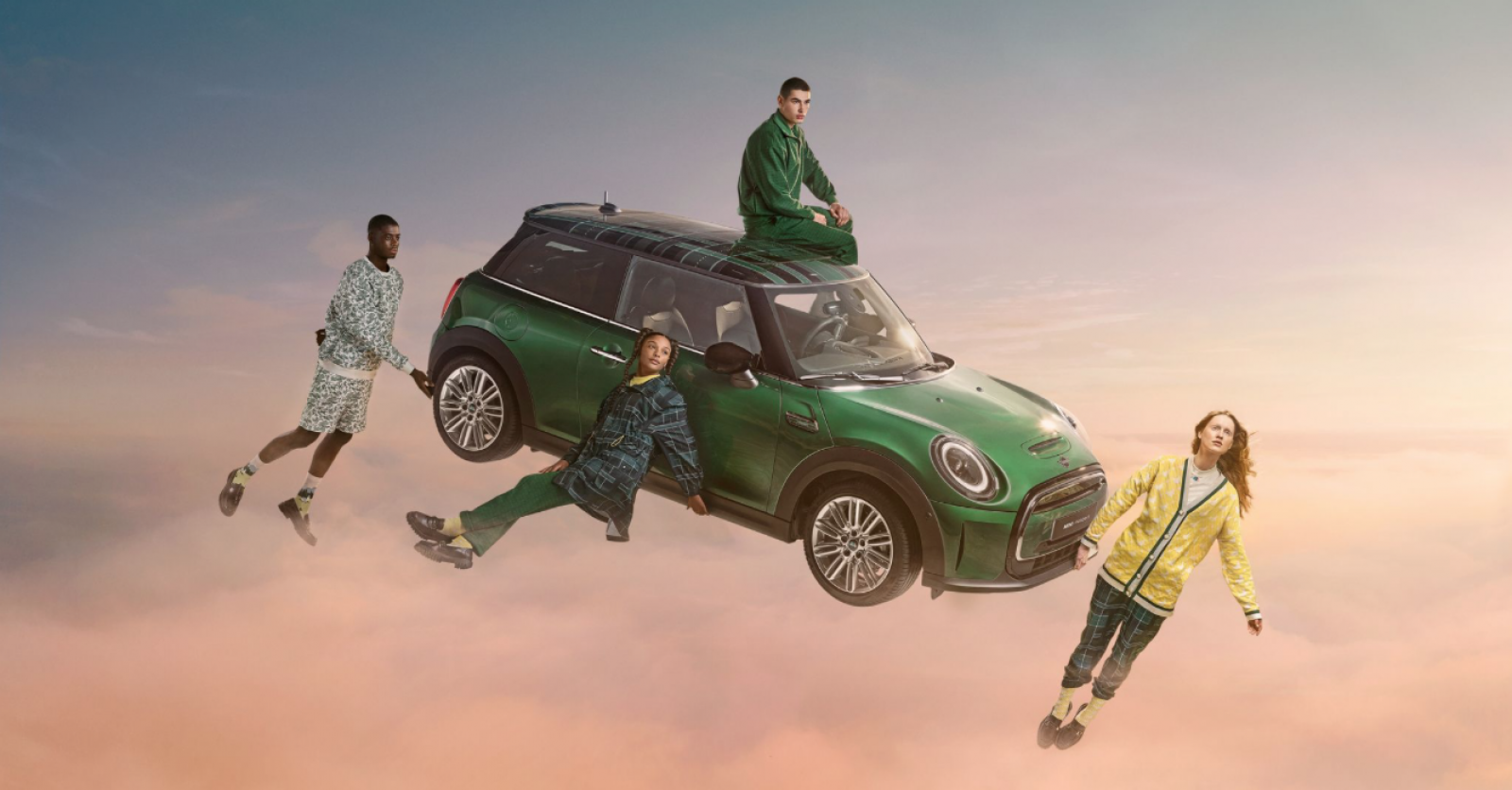 mosaert x MINI, une voiture et une collection de fringues qui font la paire