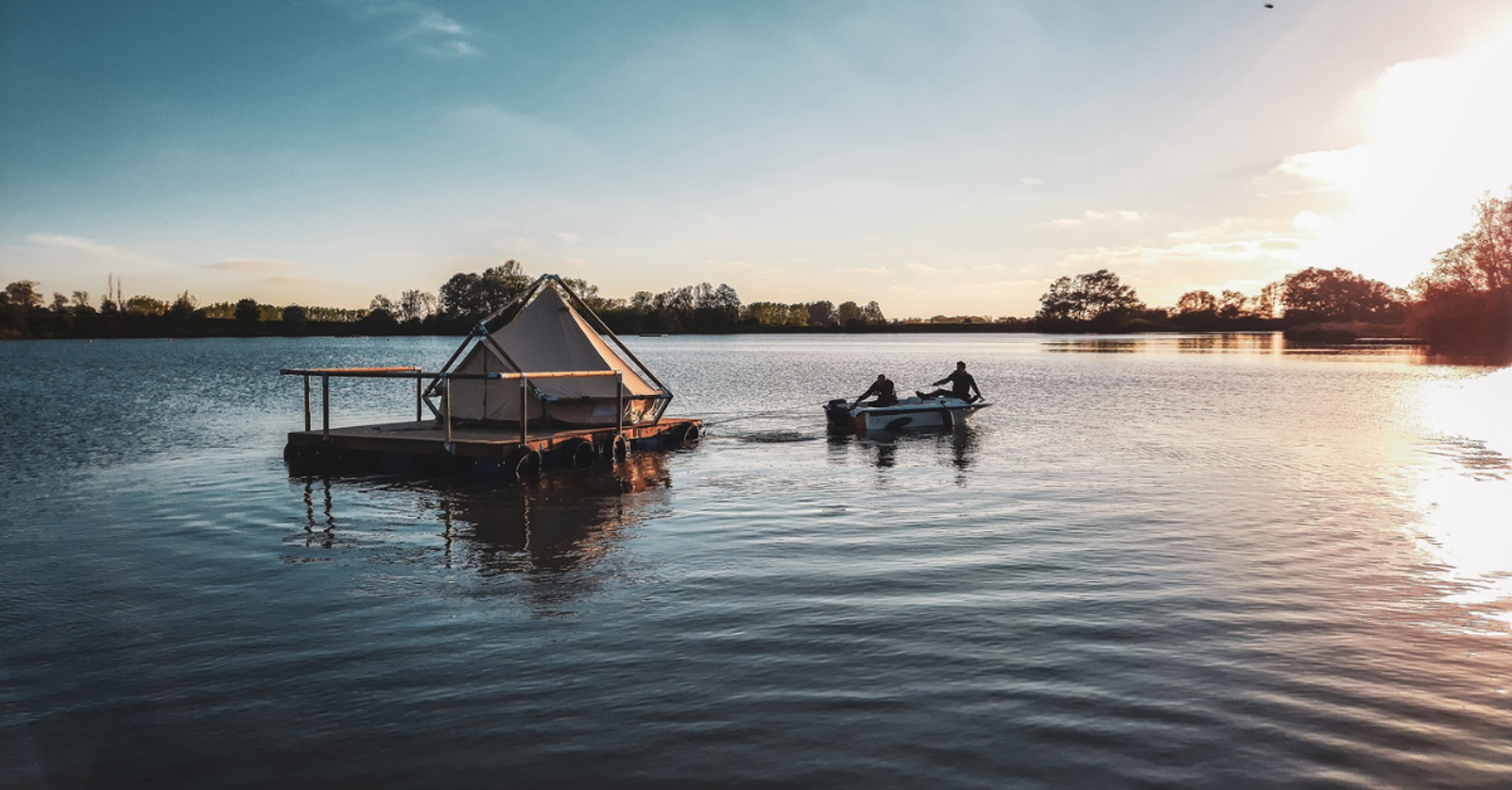 VLOTKAMP : des logements à rejoindre en canoë à côté de Bruges