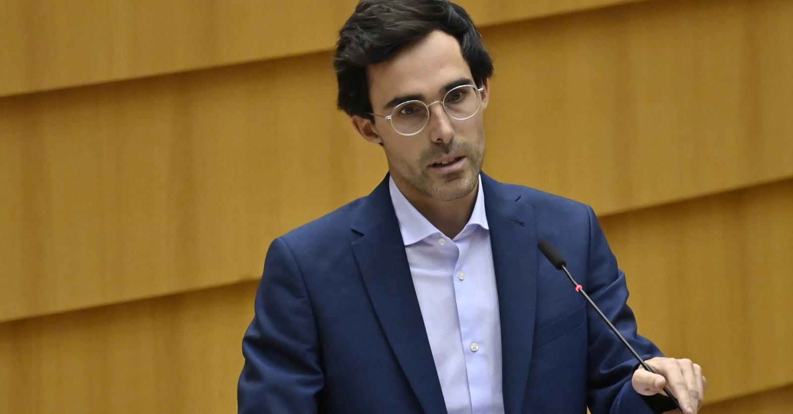 Kristof Calvo blijft in het parlement: 'Mijn minister-ambitie leek een ...