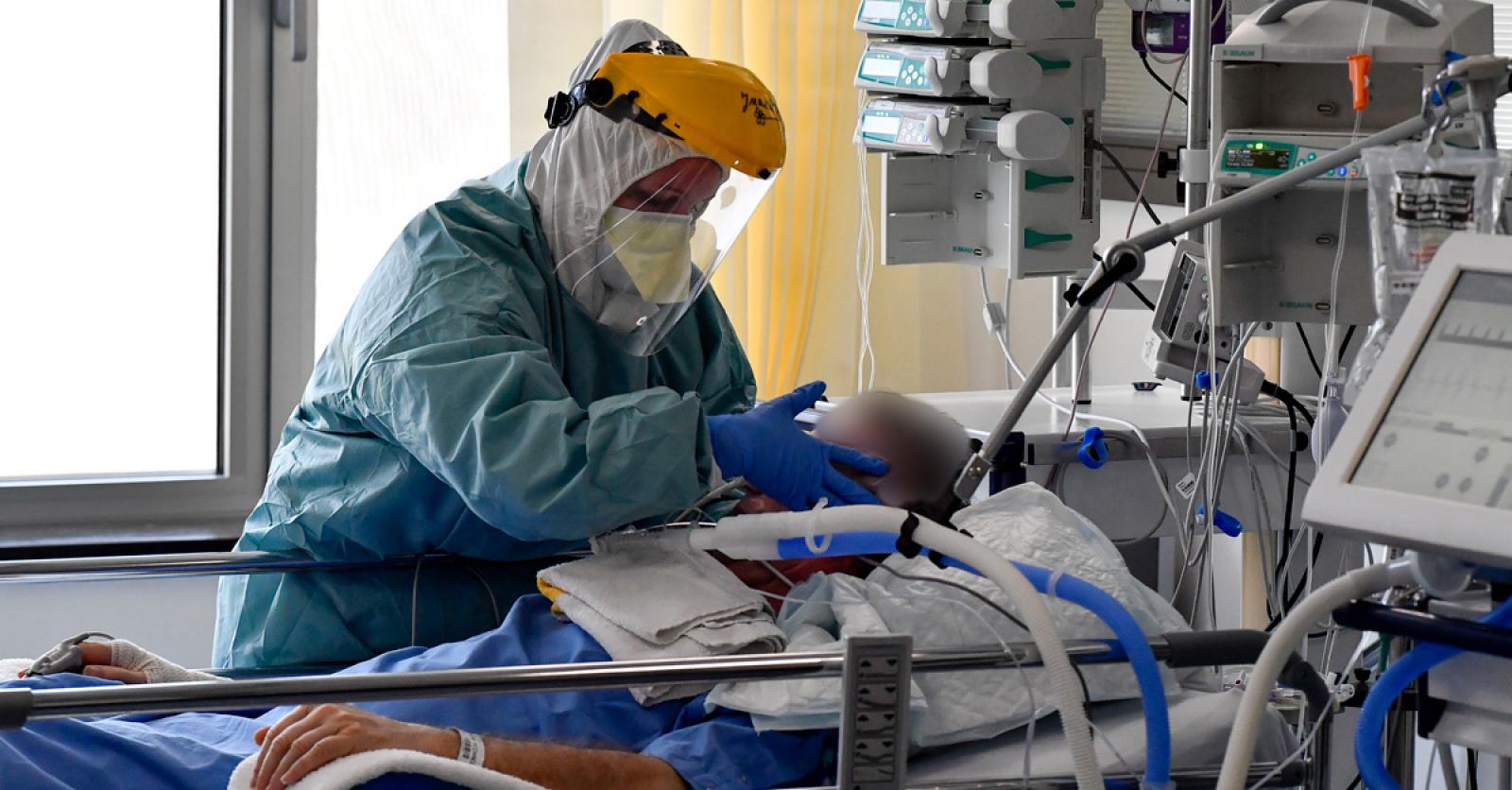 Na onthulling Knack: Open VLD wil subsidies stopzetten voor 'verspreiders van coronacomplotten'