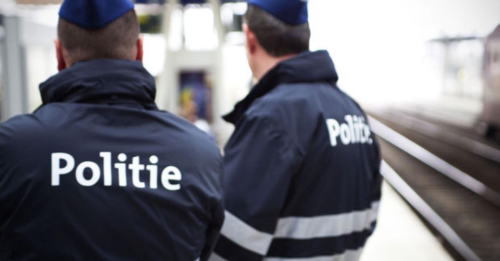 Politie introduceert betaalde stages on jongeren warm te maken voor ...