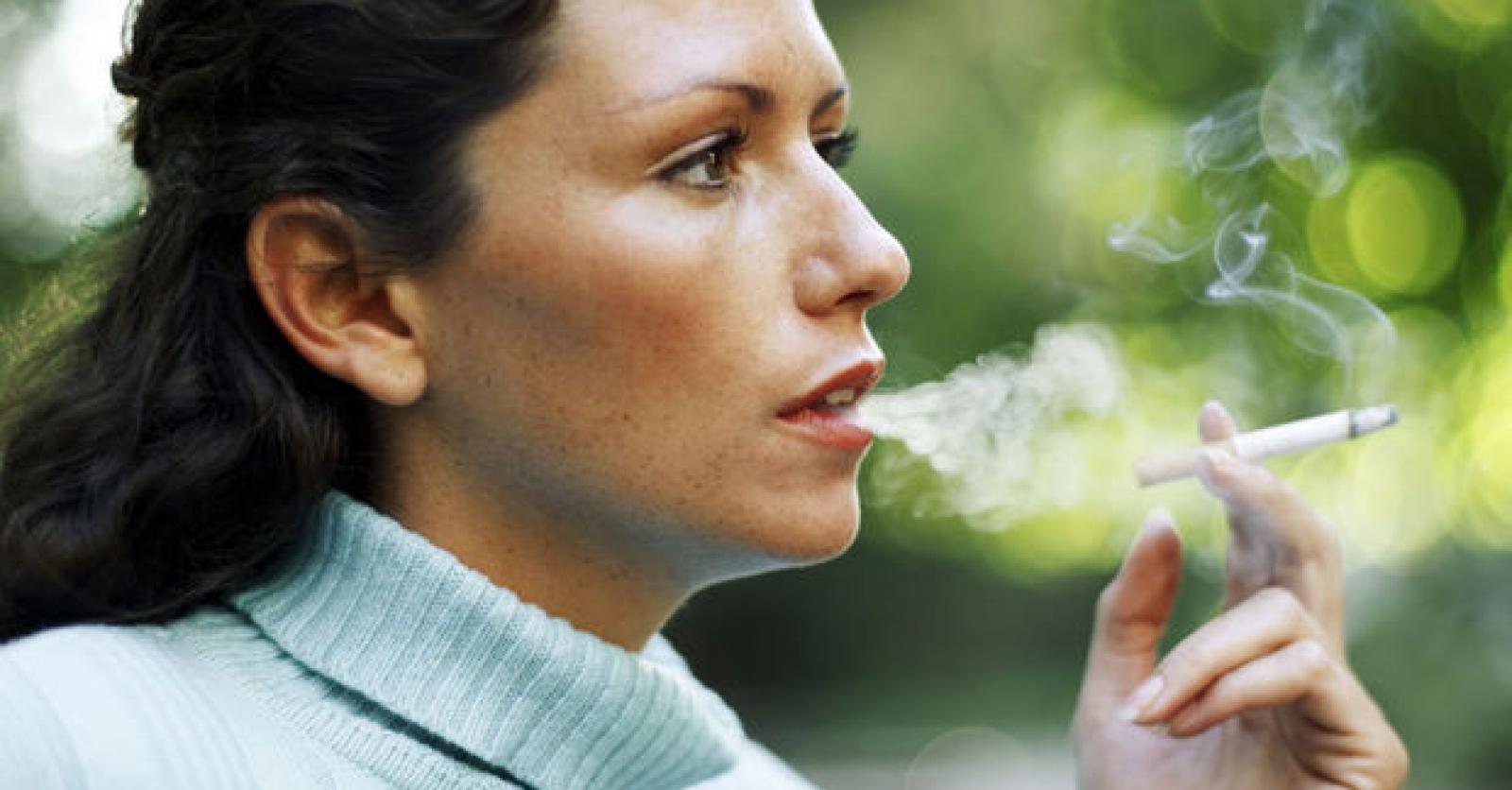 'Vrouwen die roken lopen meer risico op sterfte dan 50 jaar geleden'