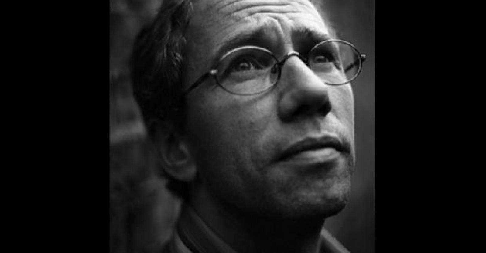 Koen Peeters wint ECI Literatuurprijs 2017 met 'De Mensengenezer'