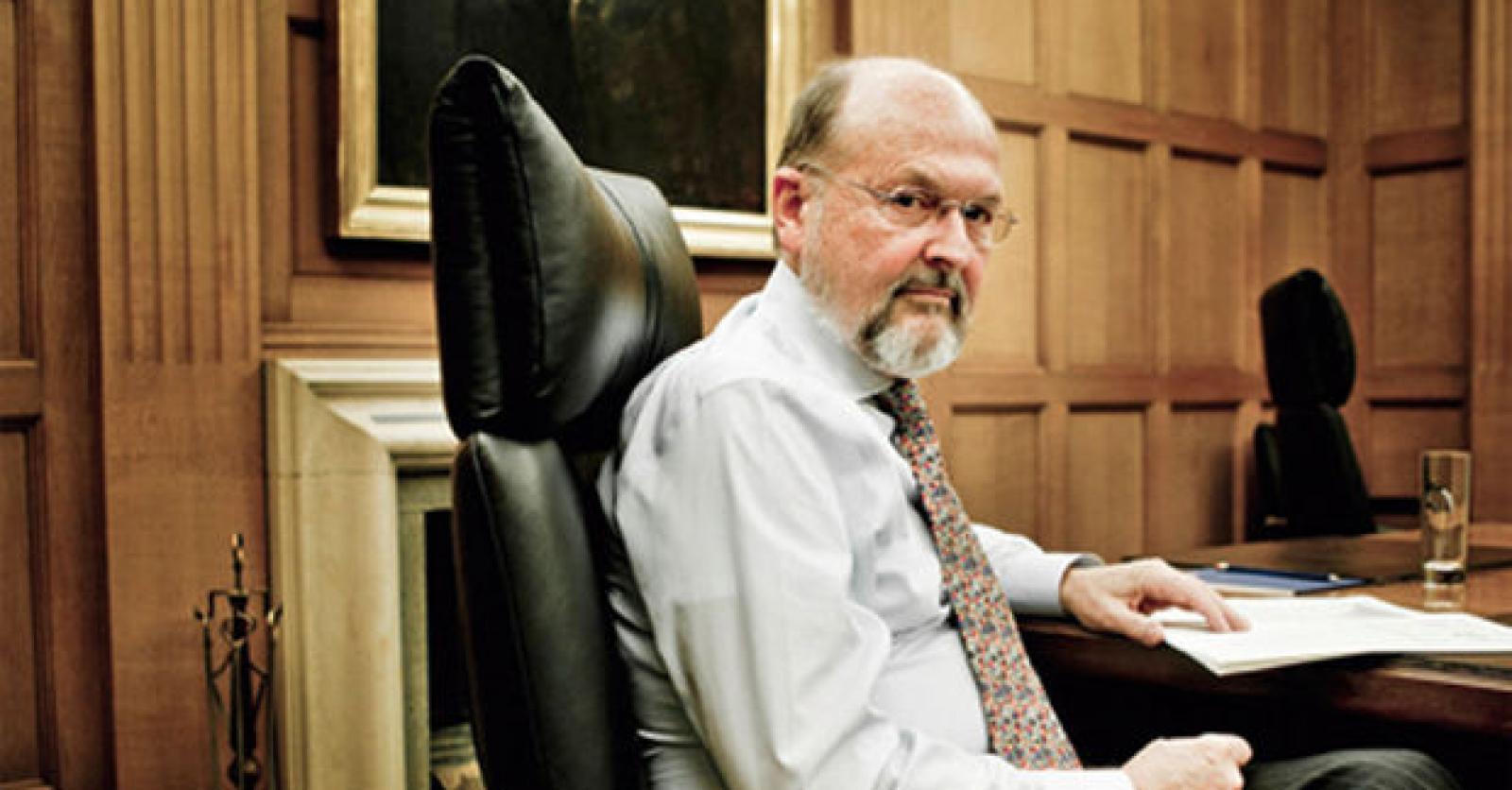 Luc Coene: 'Moeten we de spaarder nog fiscale voordelen geven?'