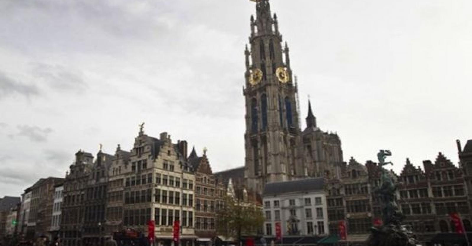 Peiling Antwerpen: N-VA grootst, Peeters blijft MP en Groen op drie