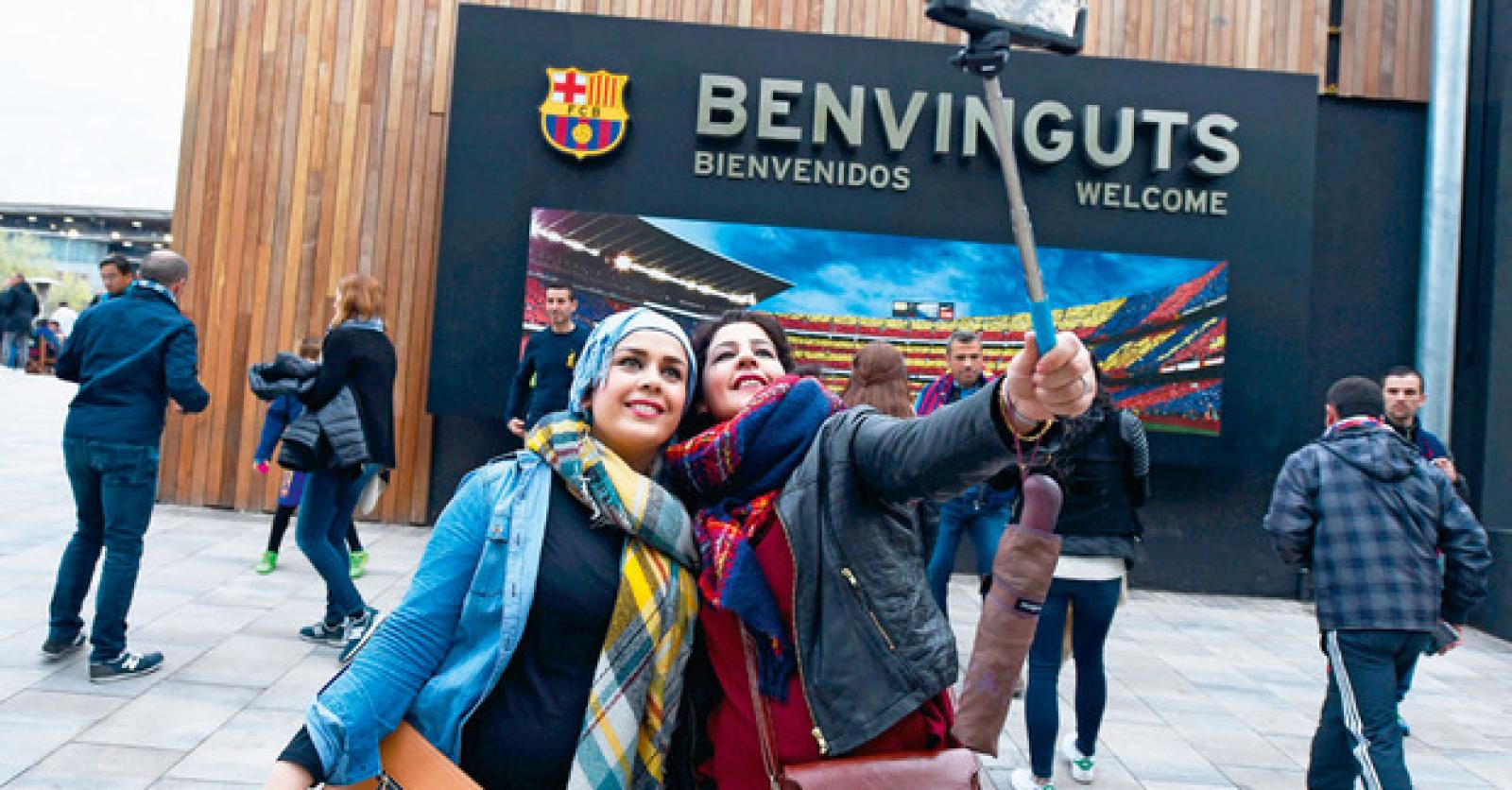 Lionel Messi - Mickey Mouse: 1-0