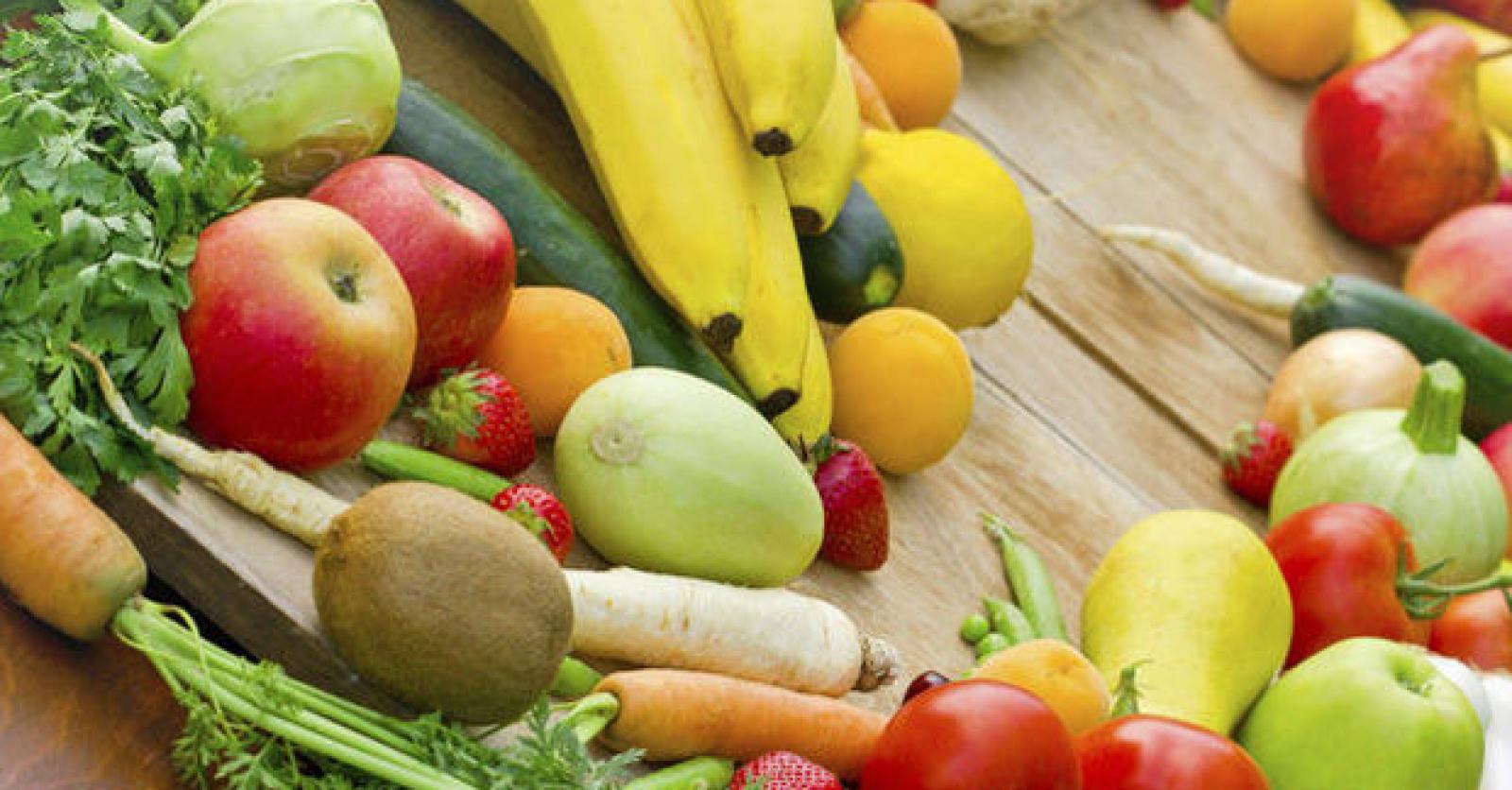 Kromme komkommers en bleke appels: vanaf nu wel te koop bij Albert Heijn