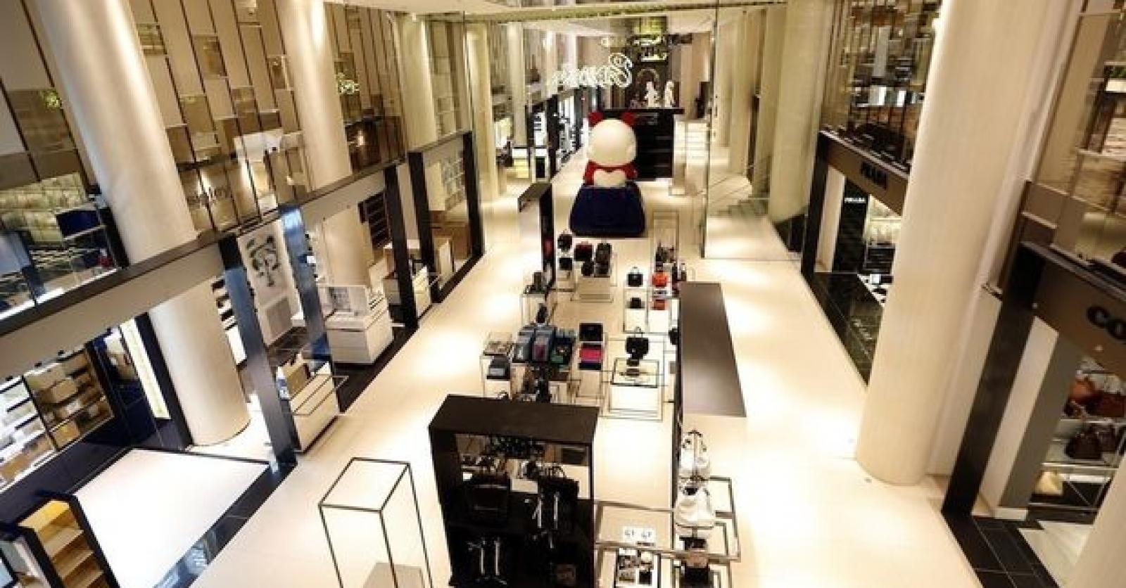 Printemps opent luxewinkel in het Louvre