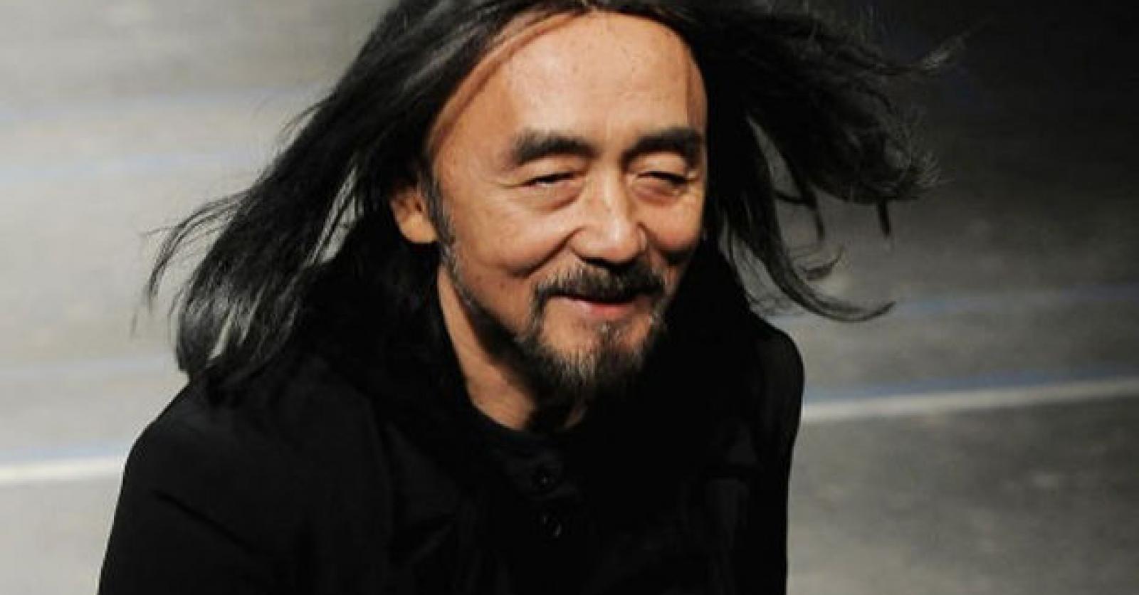 Yamamoto schrijft biografie