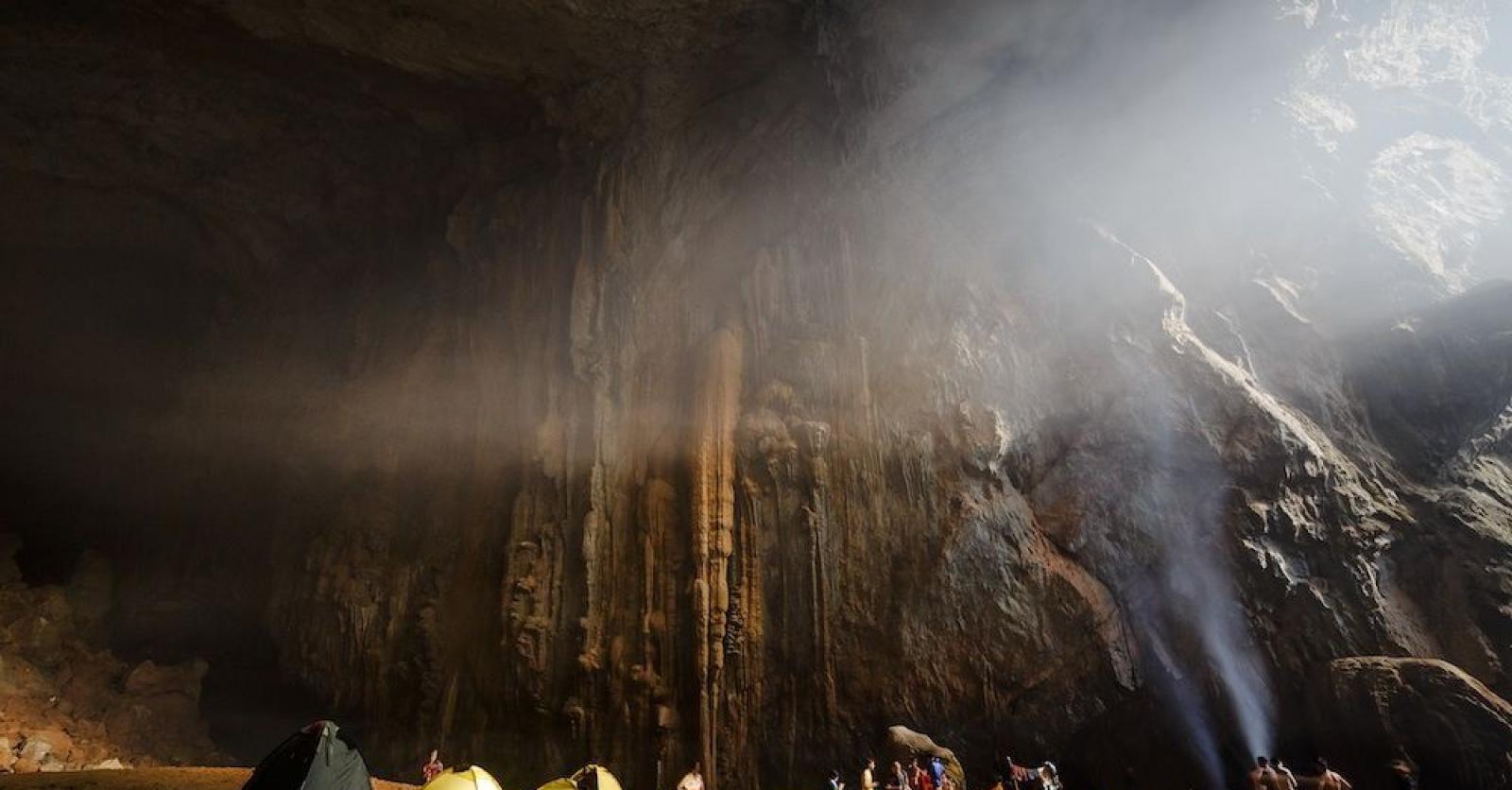 Als eerste door de grootste grot ter wereld trekken