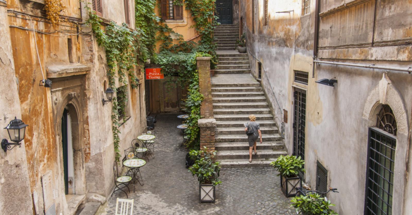 Elf leuke straten in Rome om doorheen te wandelen