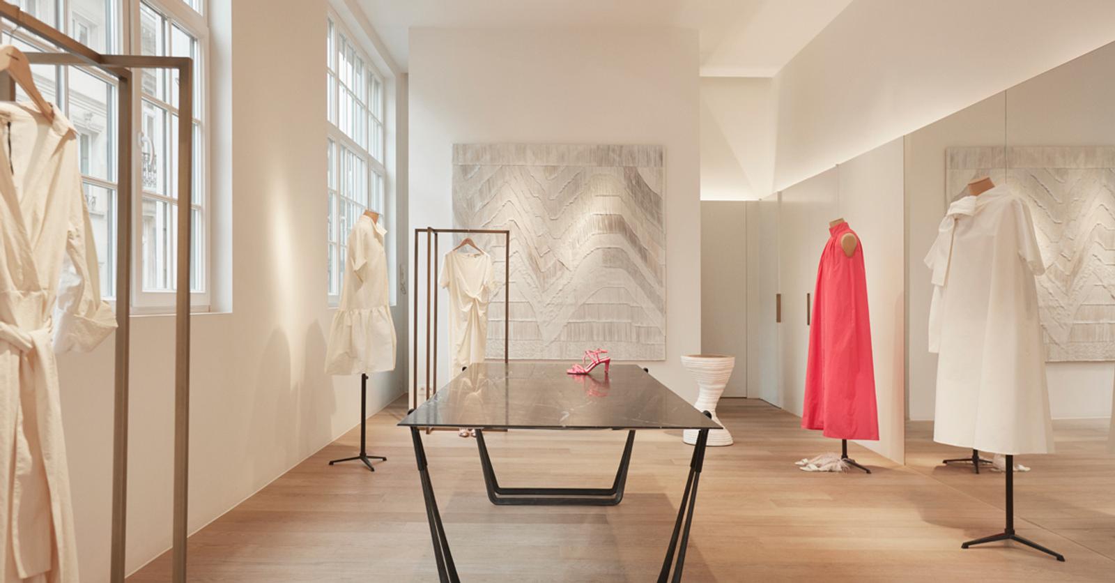 Designer Ben Storms stelt tentoon bij modehuis Natan