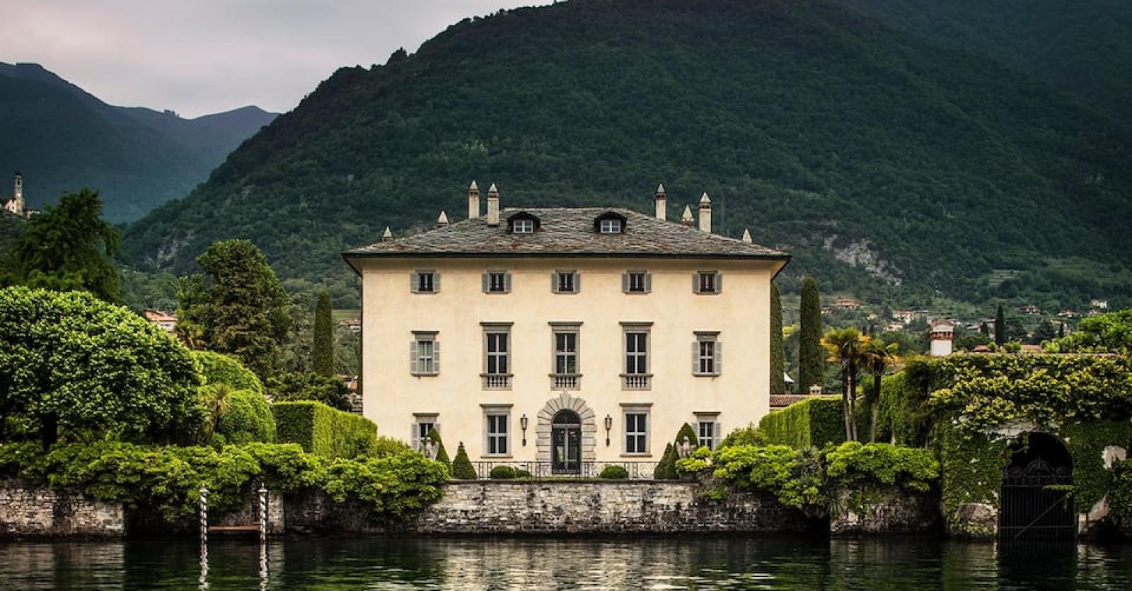 Villa aan Comomeer uit 'House of Gucci' te huur via Airbnb