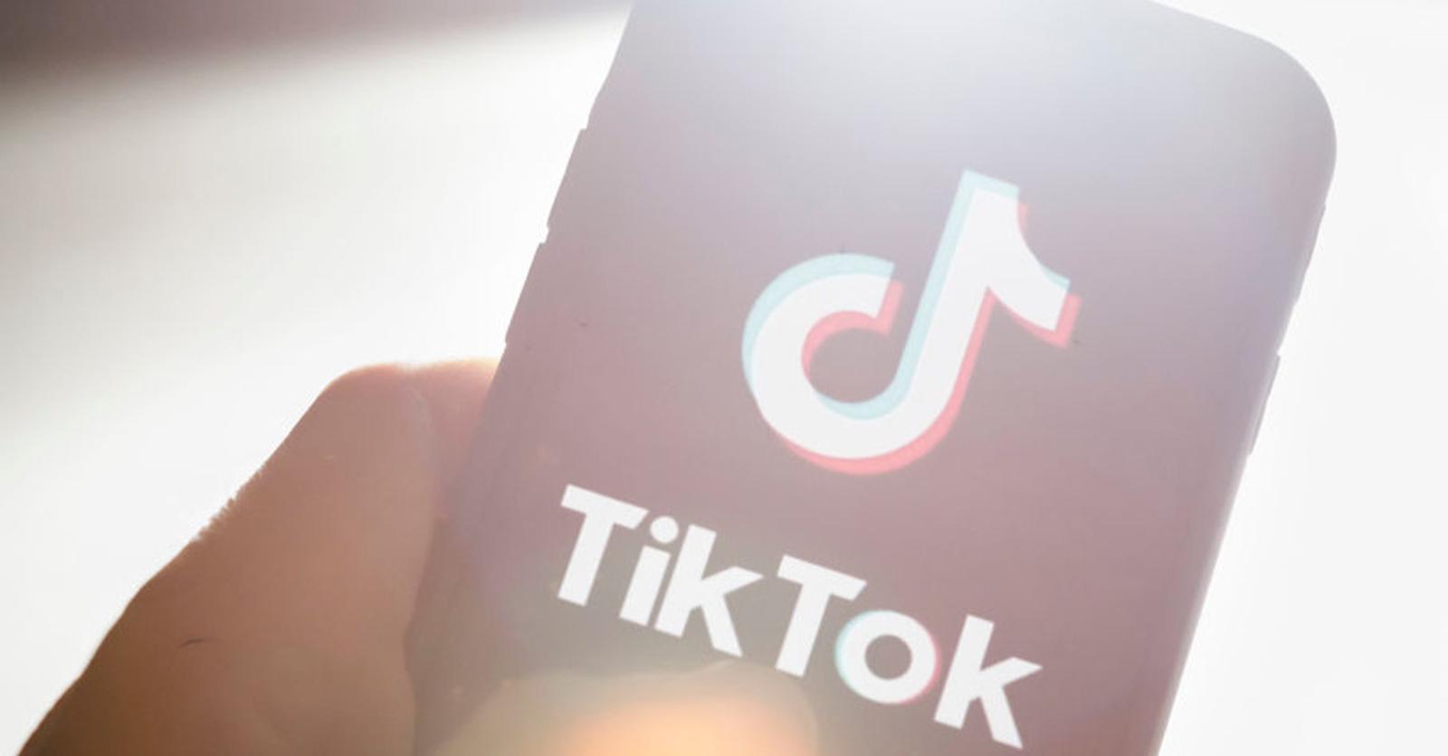 "Tik Tok Doc" fait danser l'hôpital pendant la pandémie (vidéo)