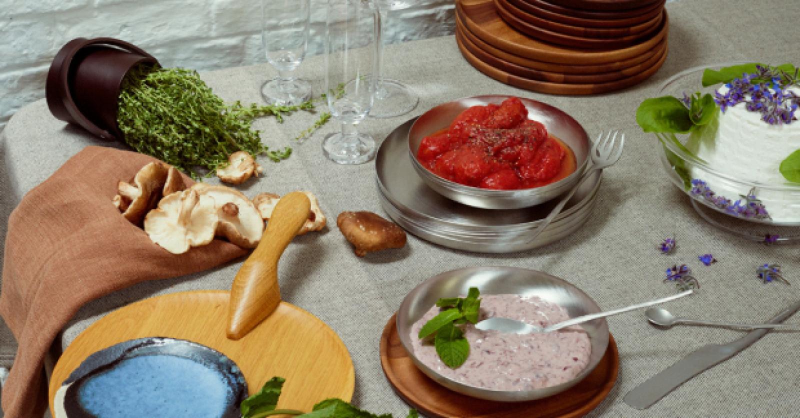 Origineel borrelen: zurkel-ricottadip en rodebonenpuree