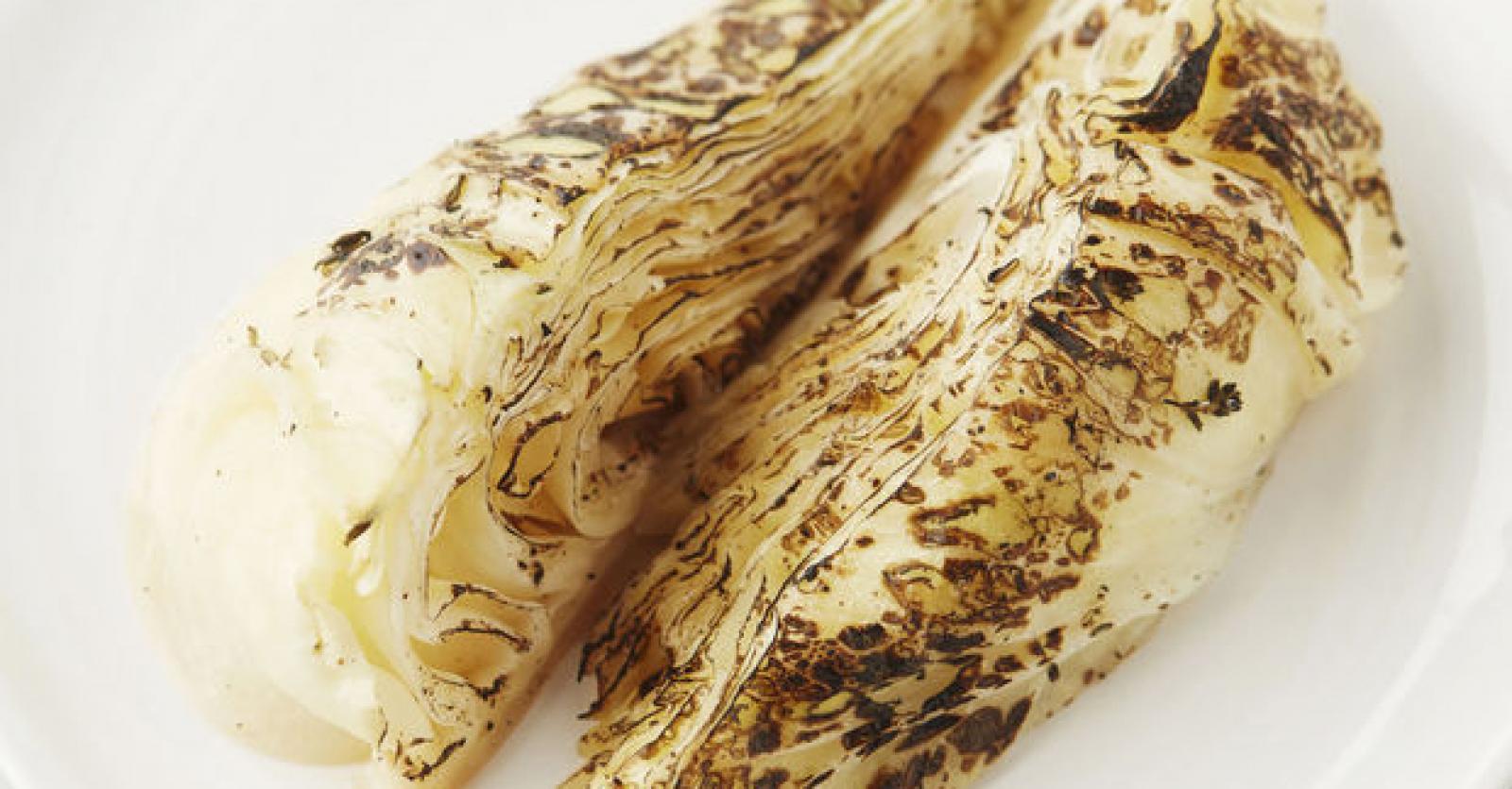 Spitskool op de barbecue