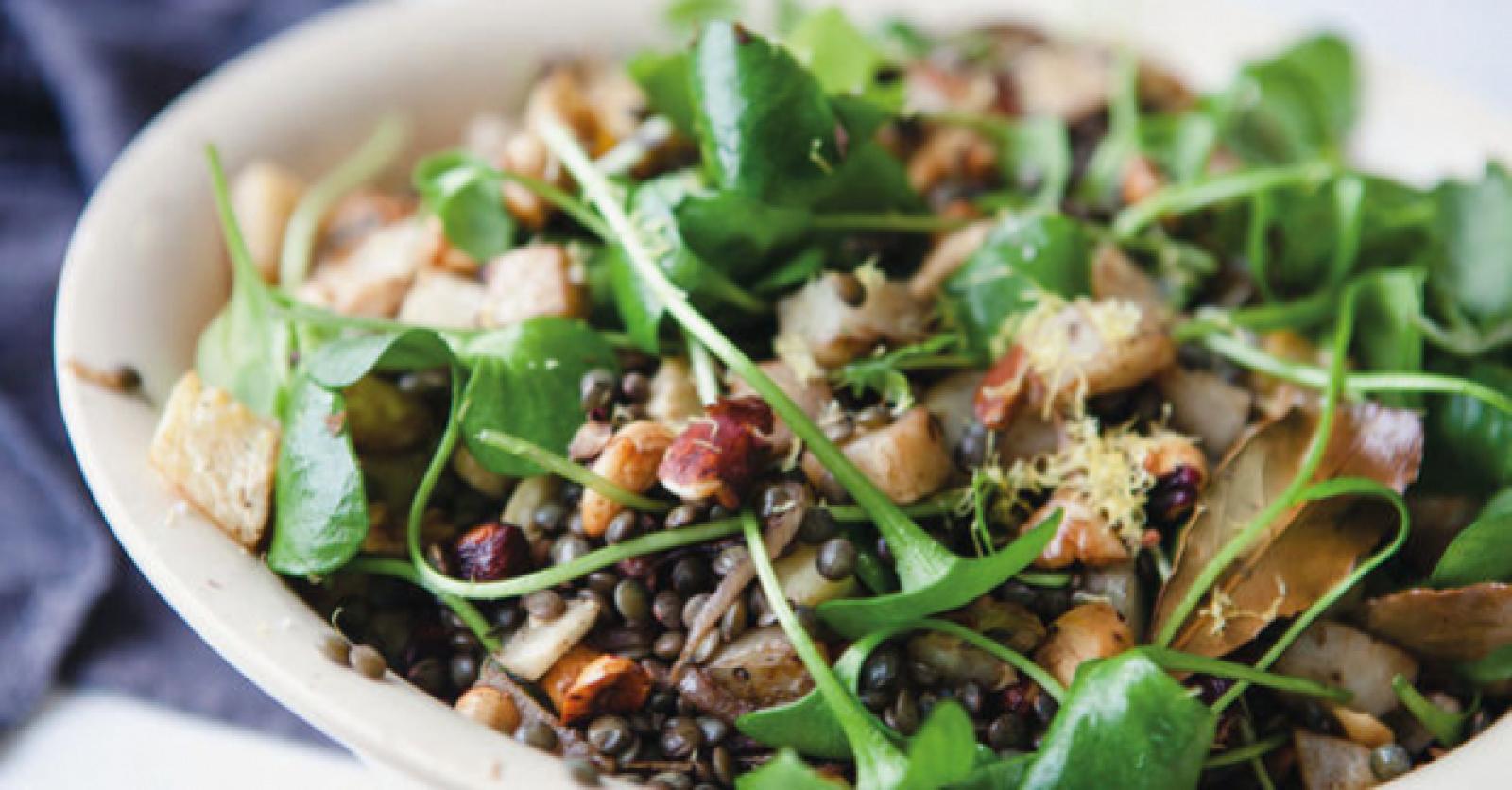 Wintersalade met linzen, geroosterde knolgroenten en balsamico